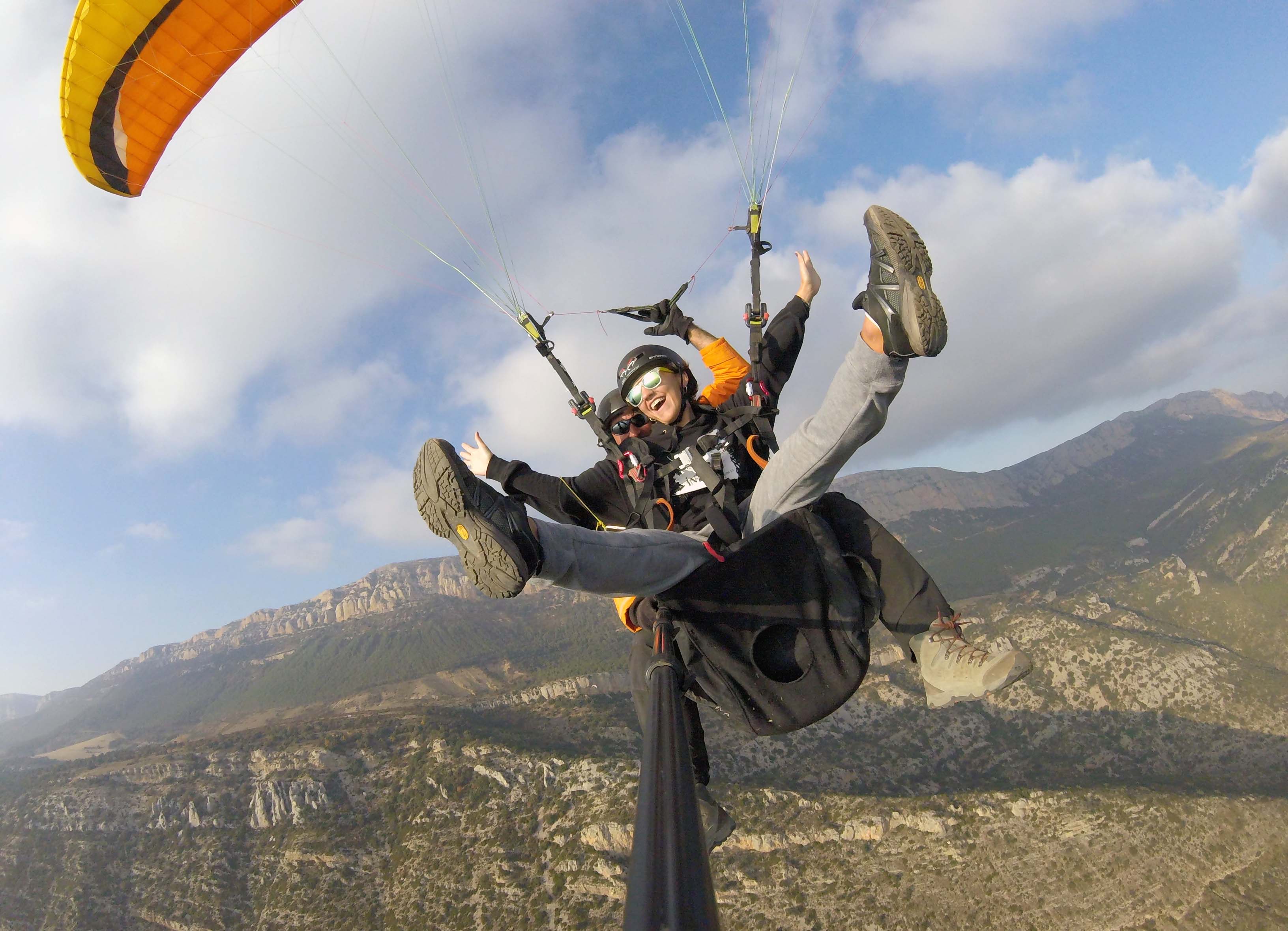DCIM120GOPRO – Àger Parapent | Vuelos biplaza | Escuela de parapente