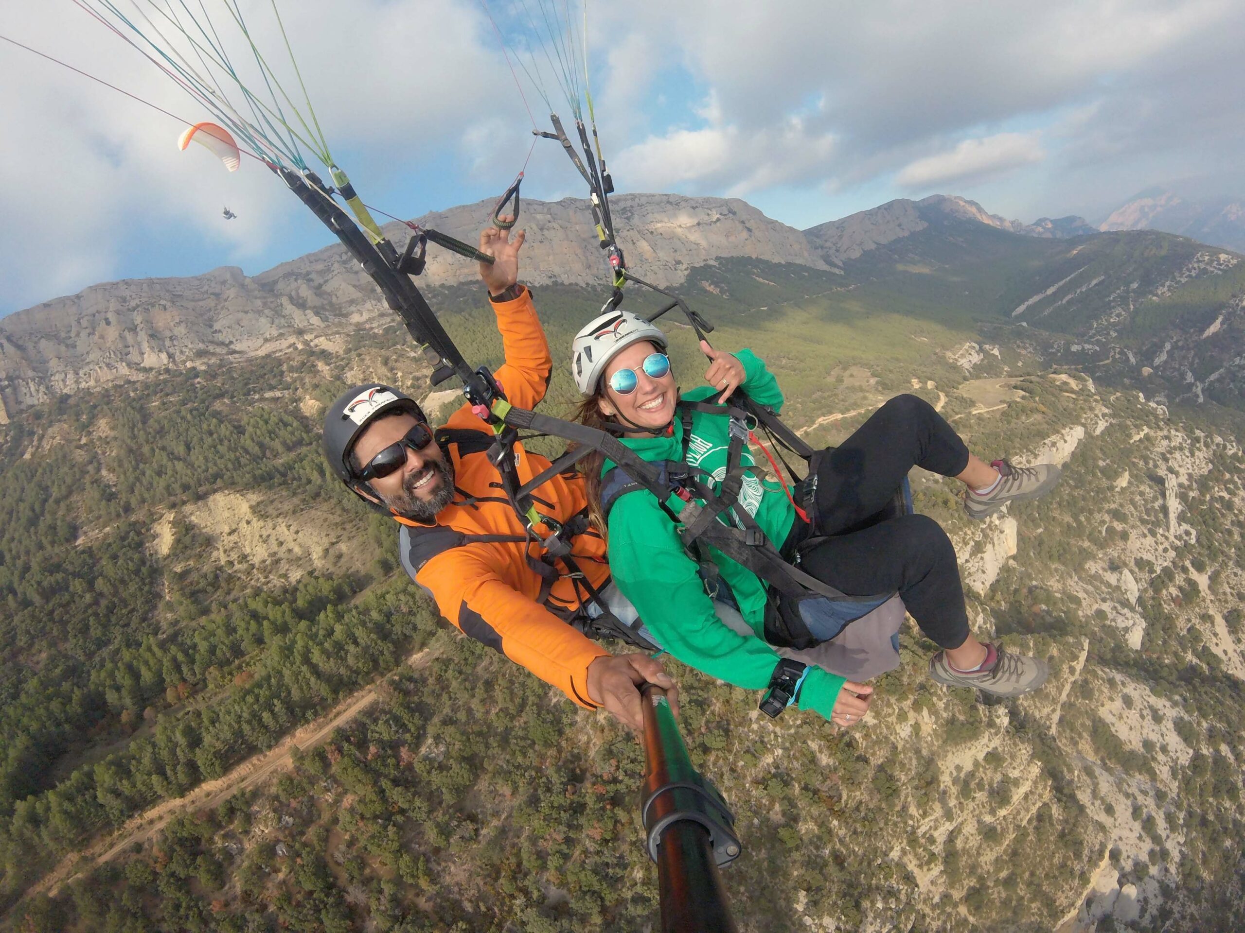 DCIM120GOPRO – Àger Parapent | Vuelos biplaza | Escuela de parapente